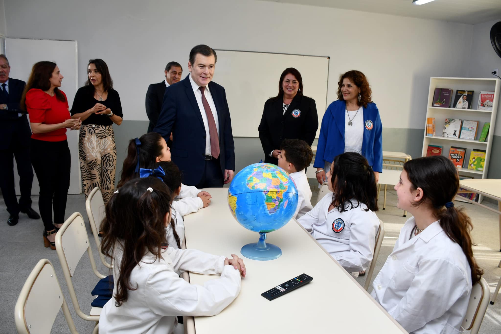 Avanza la obra pública en Robles: dos nuevos hospitales, polideportivo ...