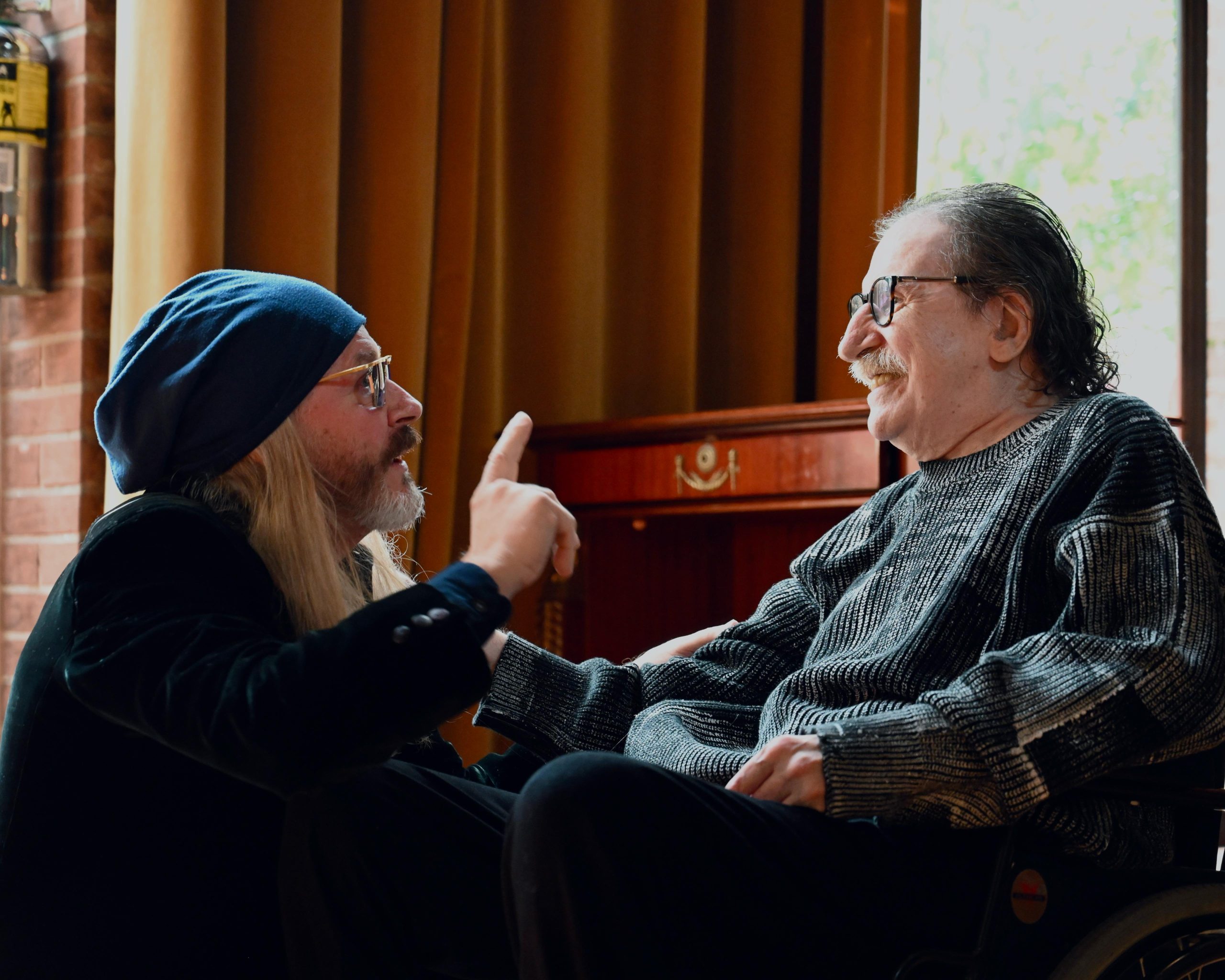 "¡Hola maestro!", "¡Maestro vos!": Charly García se reencontró con el ...