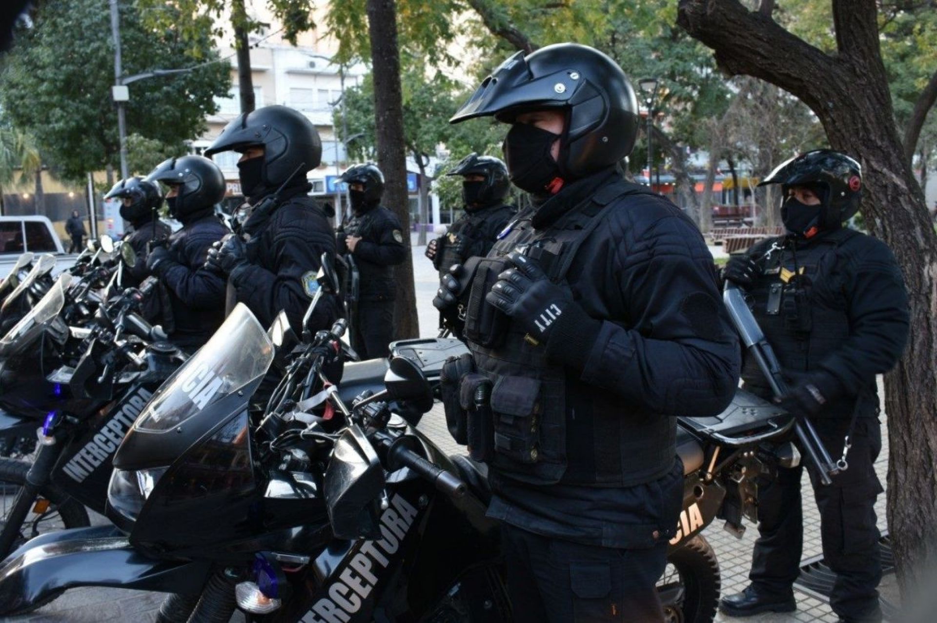 Denuncian a un policía de provocar el derrape de un adolescente y ...