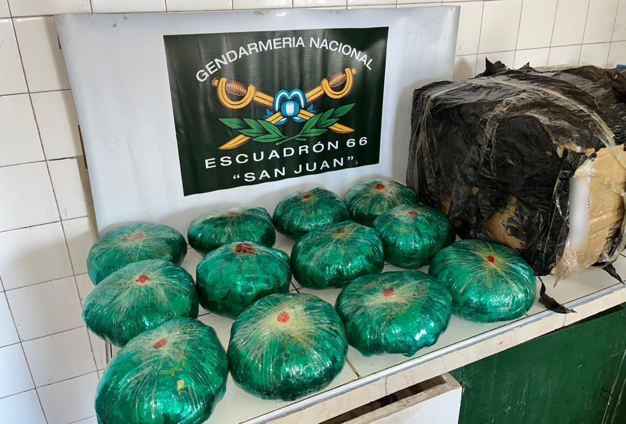 En San Juan incautaron más de 1 kilo de cocaína y 12 kilos de hojas de coca - infodelestero.com