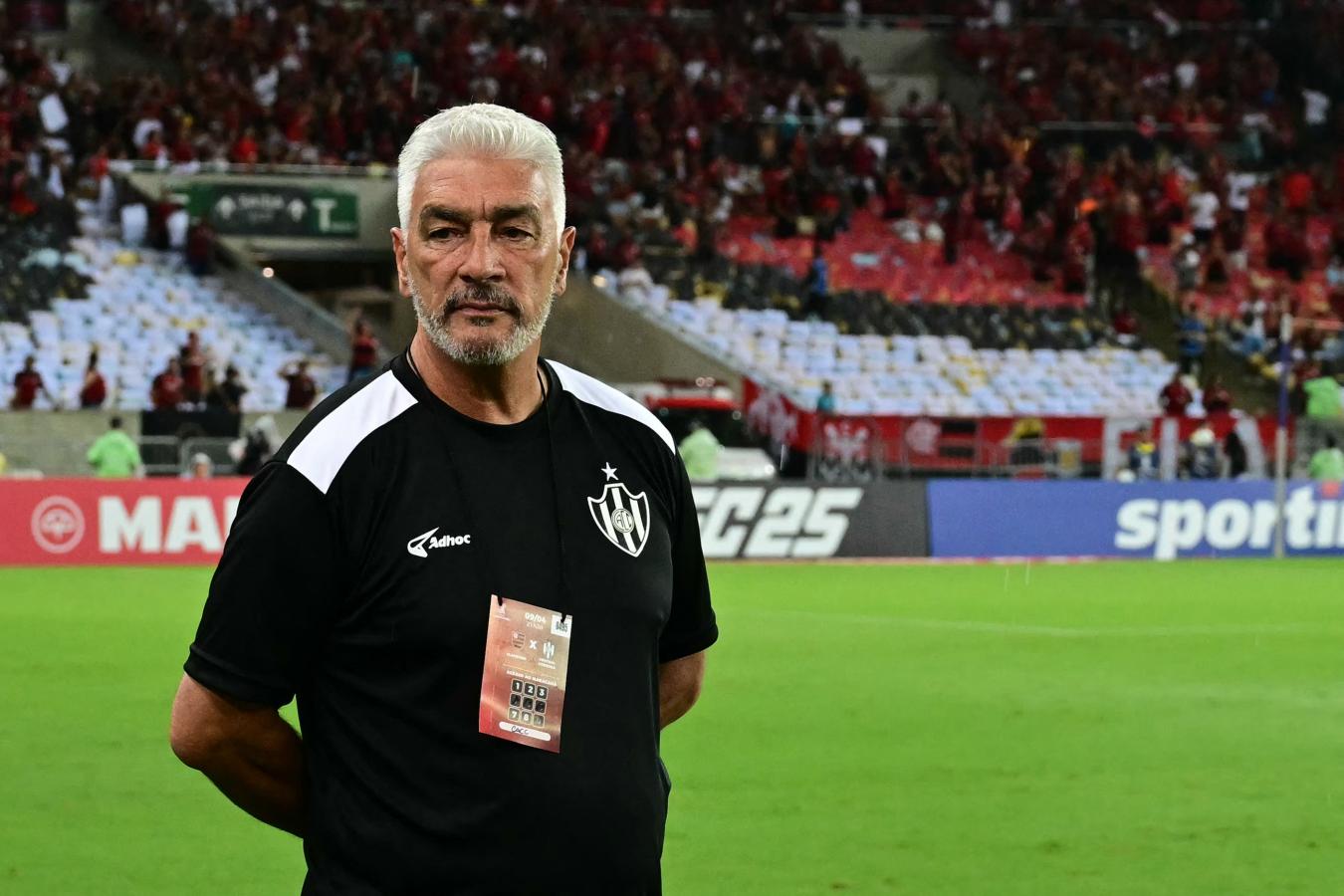 “Vamos a sacarnos las caretas”, el tenso cruce de Omar De Felippe con ...