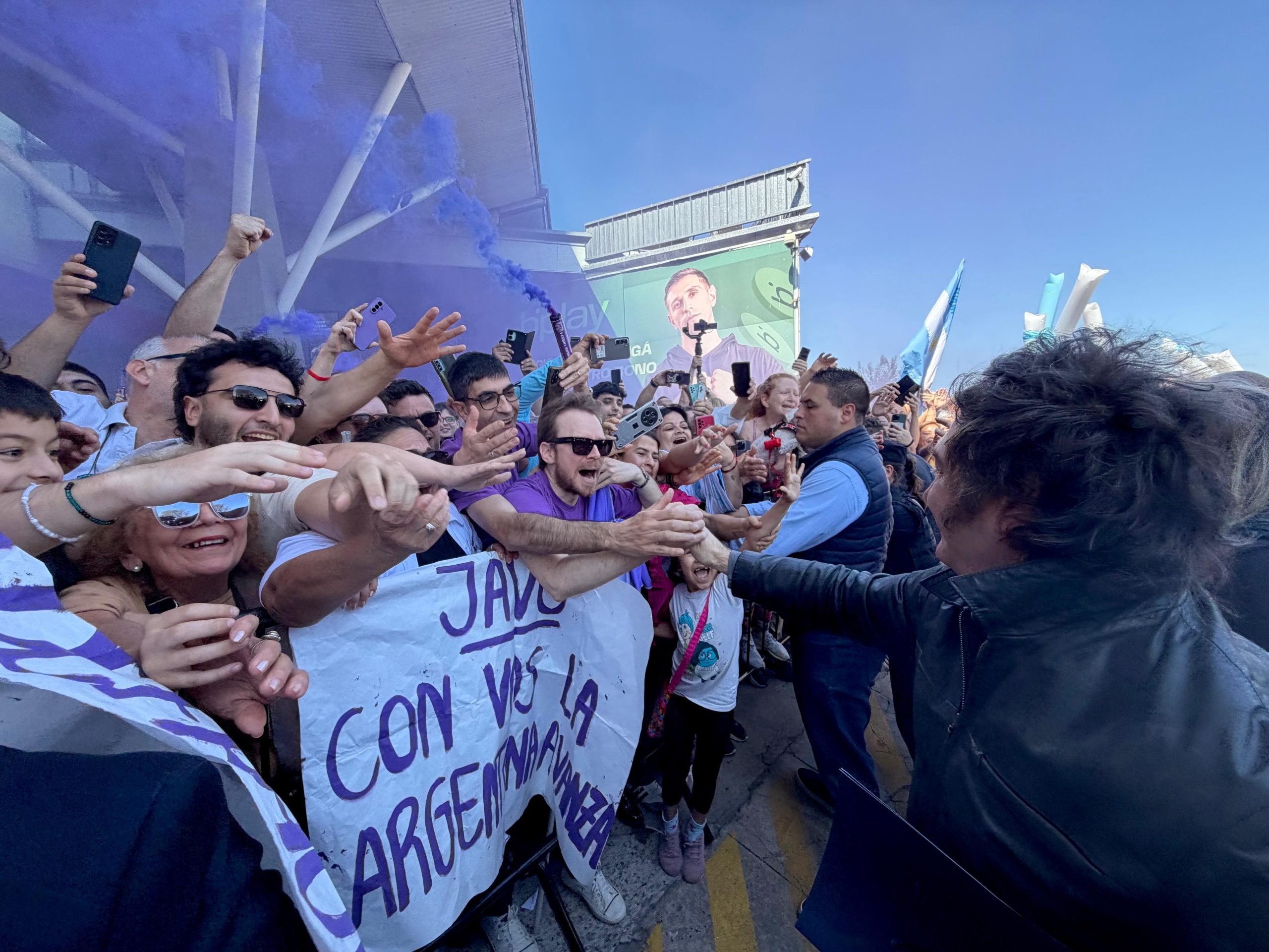 Milei recorrió Santa Fe junto al candidato a diputado Agustín Pellegrini - infodelestero.com