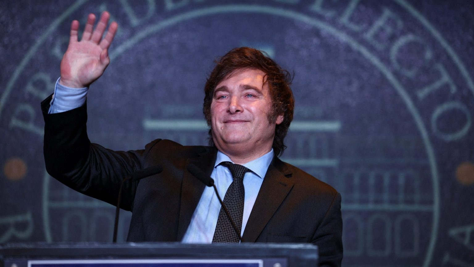 Con Milei ya hay 6 millones de planes sociales, un 50 % más que con el ...